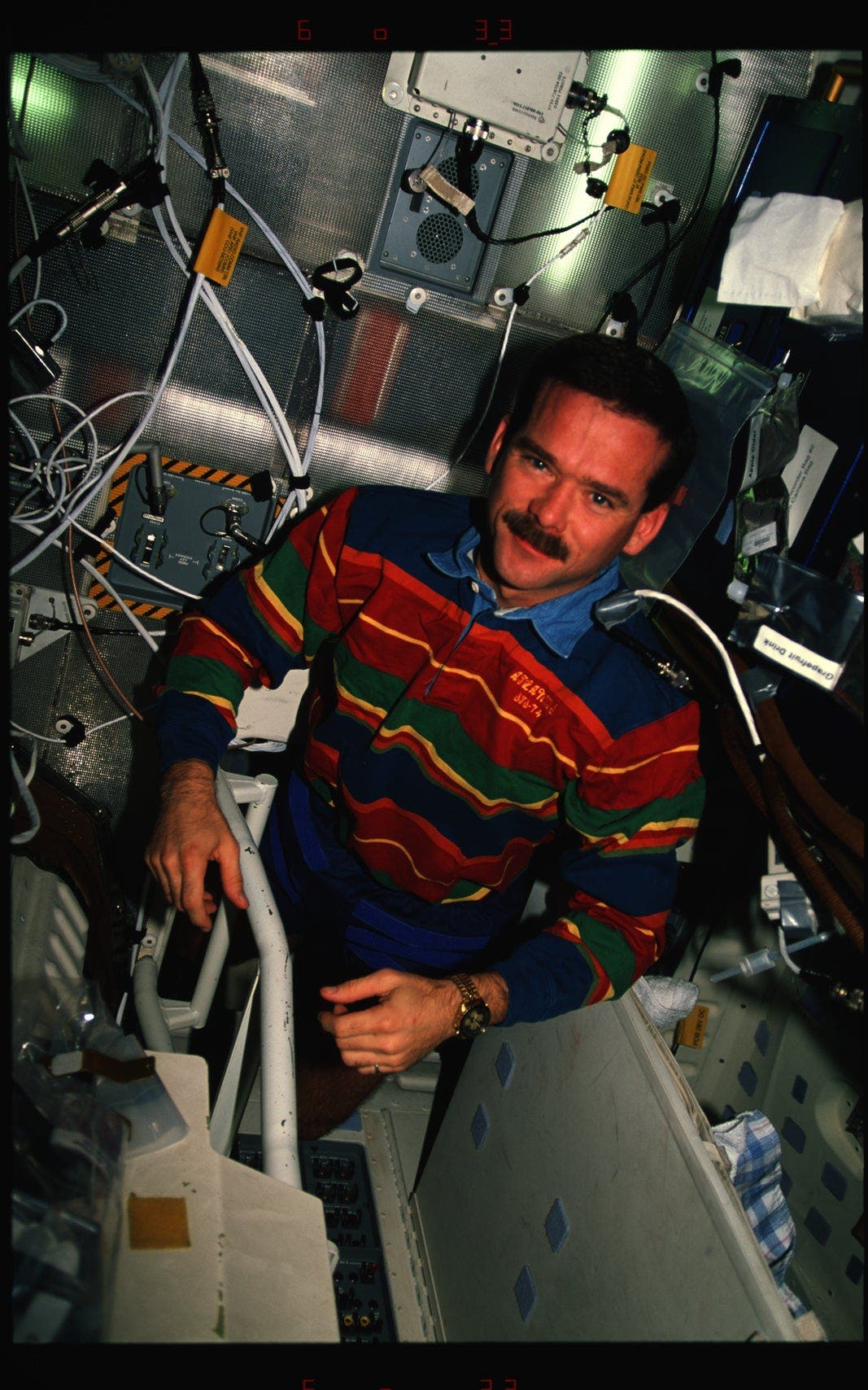 Commander Hadfield, The Earth is ready for its close-up