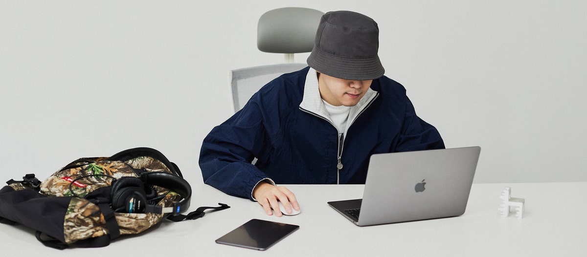 [어도비가 묻다] 3D 세계에서 만들어지는 단 한 점의 의자– 머디캡(muddycap) 작가